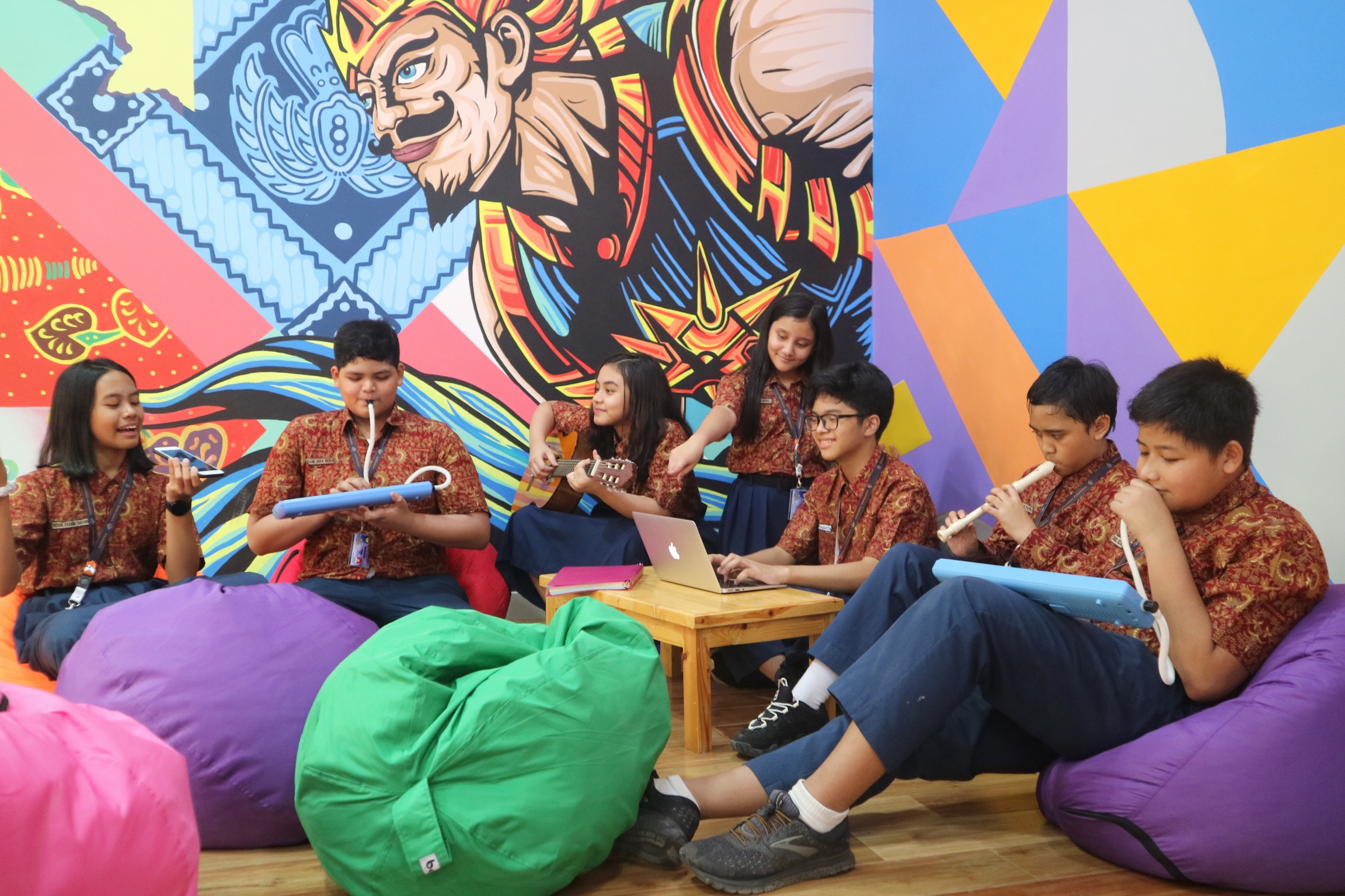 e-Learning SMP Labschool Cirendeu